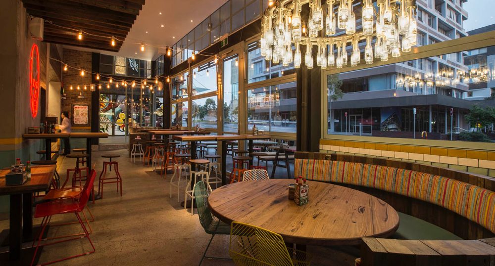 Mad Mex and the porcelain festoon