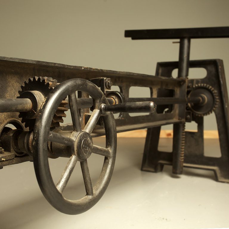 Cast iron adjustable height crank table