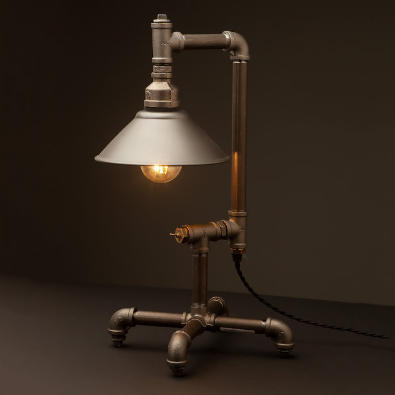 Decorative plumbing pipe table lamp